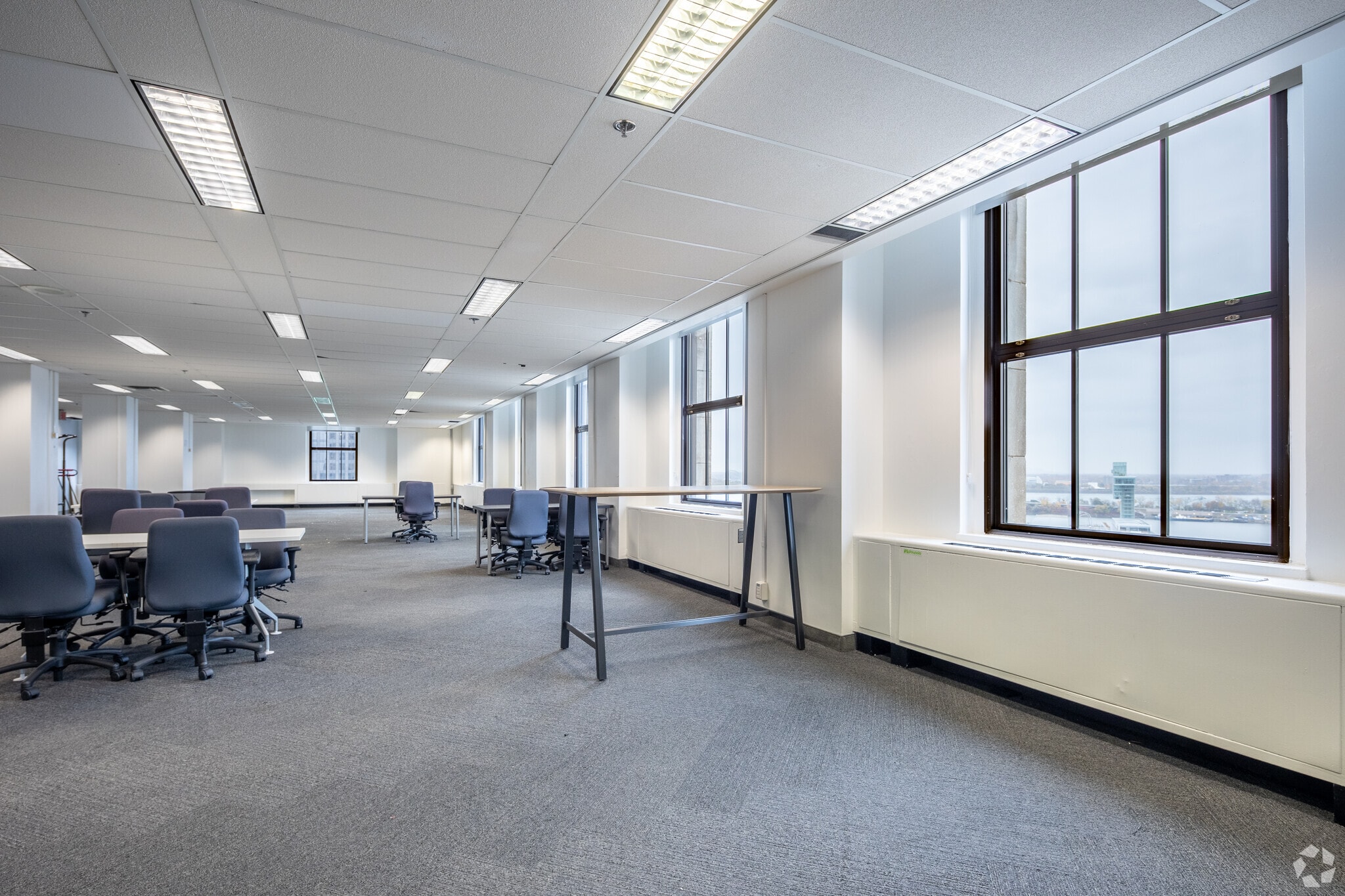 360 Rue Saint-Jacques, Montréal, QC H2Y 1P6 - Royal Bank building ...