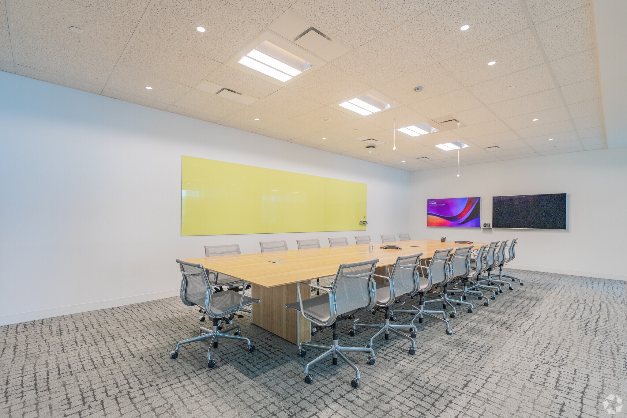 181 Bay St, Toronto, ON M5J 2T3 - Bay Wellington Tower | LoopNet Canada