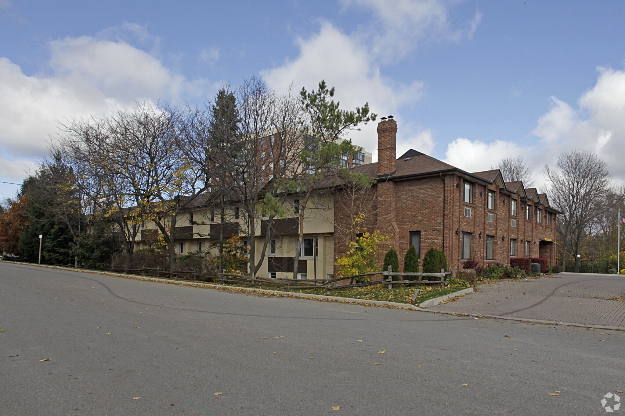 1303 Lakeshore Rd E, Mississauga, ON L5E 1G5 - Green Acres Motel ...