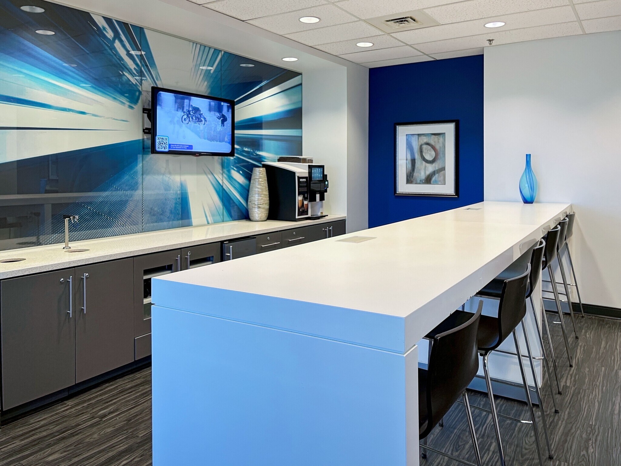 4711 Yonge St, Toronto, ON M2N 6K8 - Yonge and Sheppard | LoopNet Canada