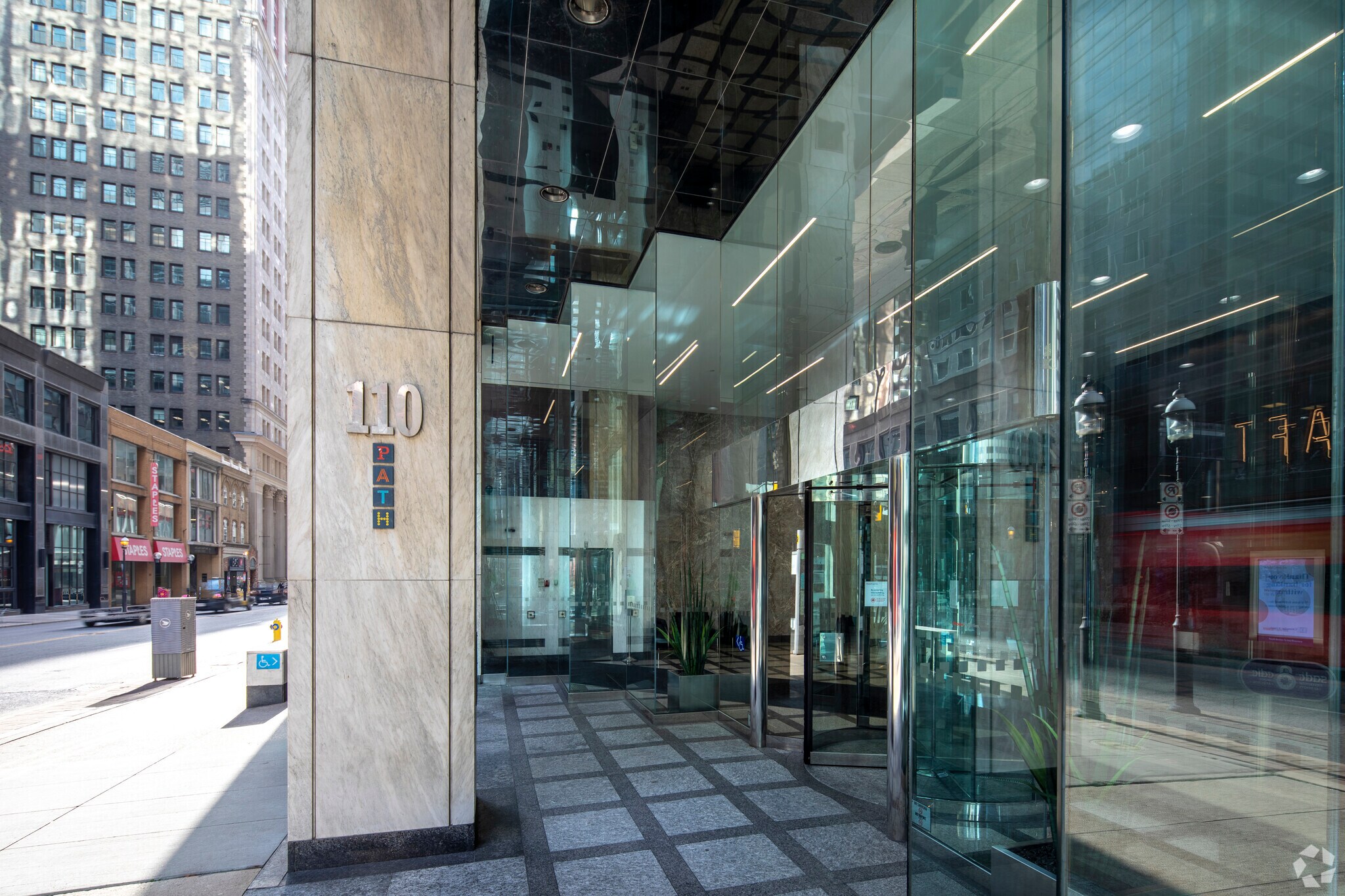 110 Yonge St, Toronto, ON M5C 1W2 - Office for Lease | LoopNet Canada