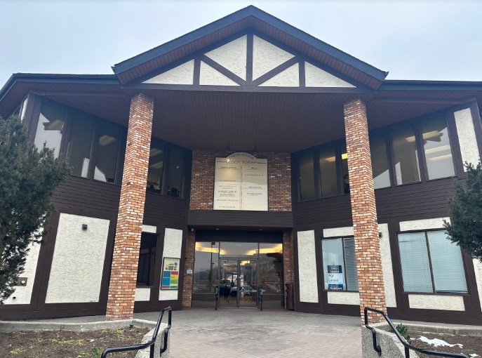 1315 Summit Dr, Kamloops, BC V2C 5R9 | LoopNet Canada