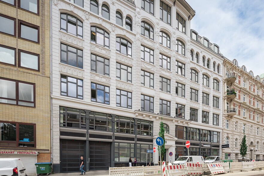 390 Bay St, Toronto, ON M5H 2Y2 - Office for Lease | LoopNet Canada