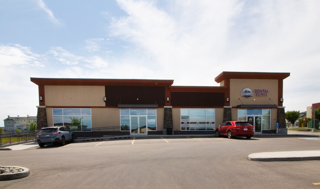 200 Southridge Dr, Okotoks, AB | LoopNet Canada