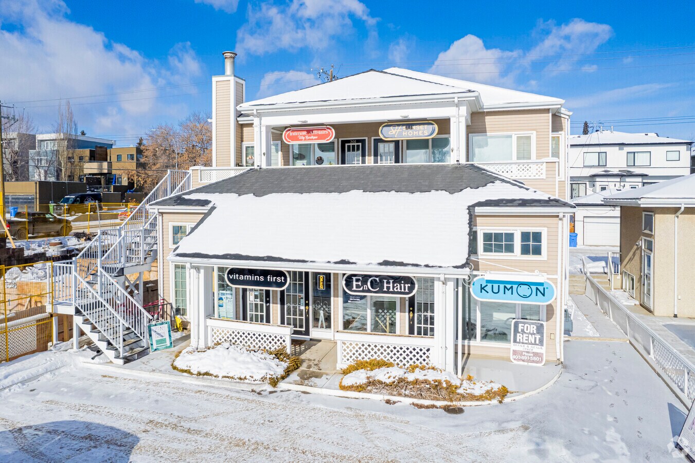 2136 33rd Ave SW, Calgary, AB T2T 1Z6 - Commerce de détail à Vendre ...