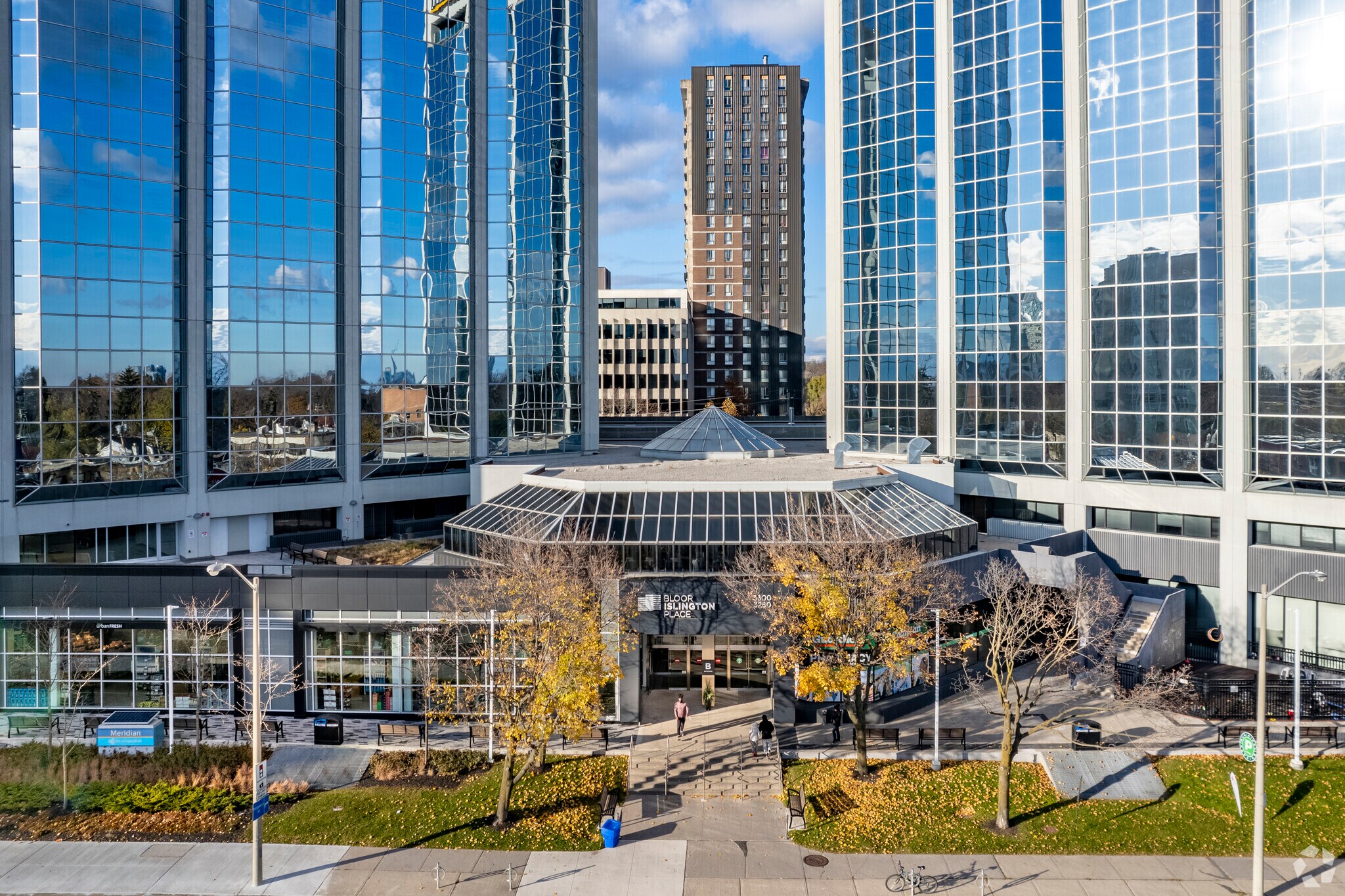 3280 Bloor St W, Toronto, ON M8X 2X3 - Centre Tower II | LoopNet Canada