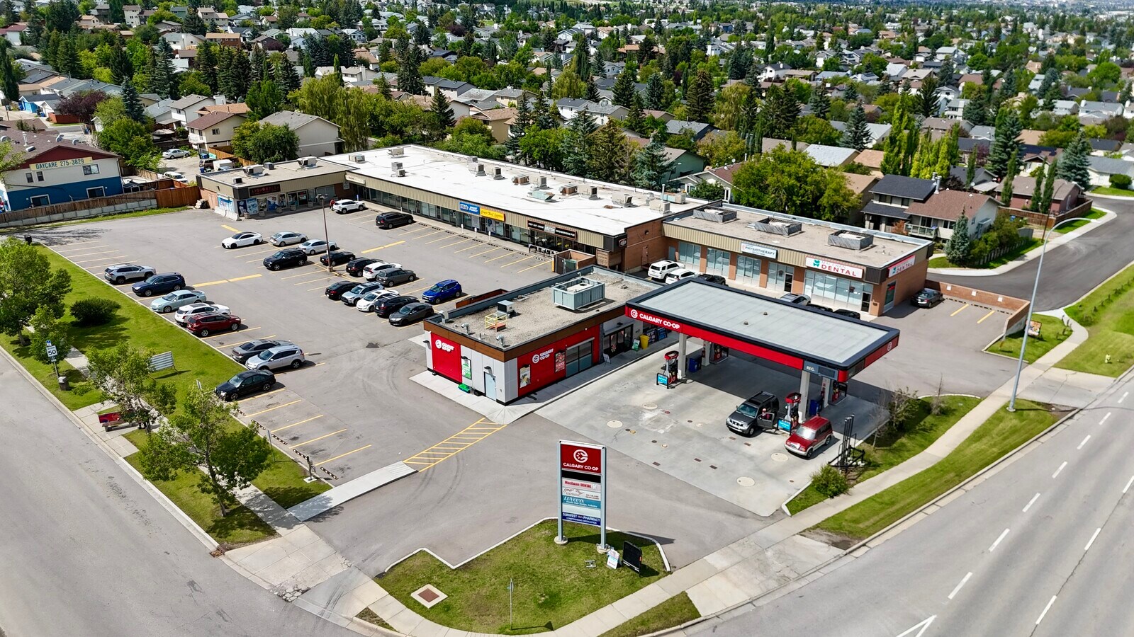 16 MacEwan Dr NW, Calgary, AB T3K 2P2 | LoopNet Canada