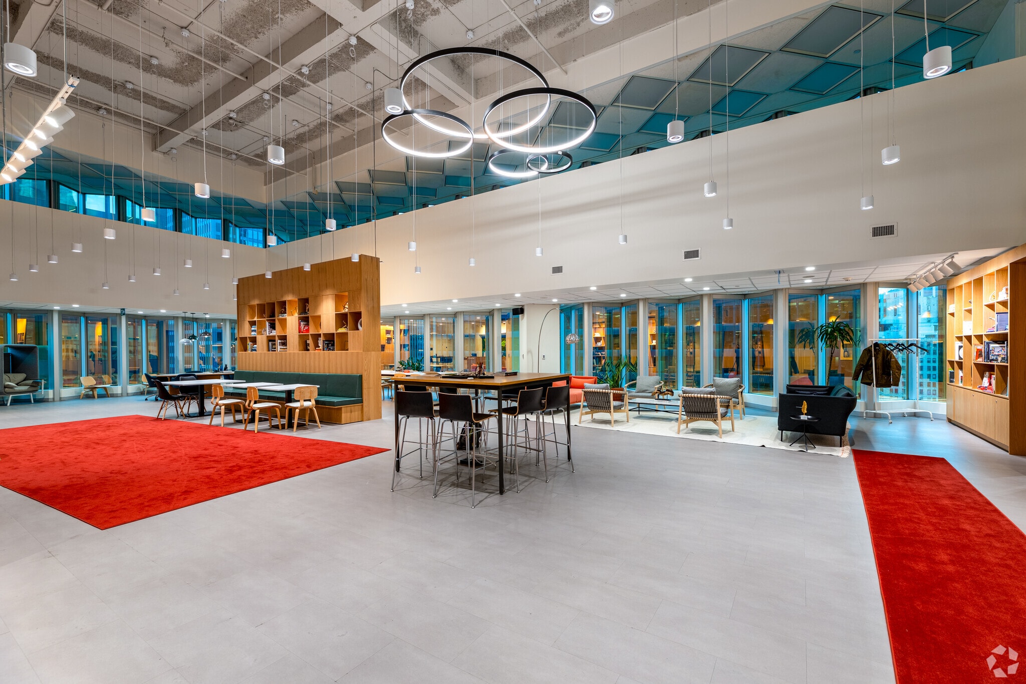 200 Bay St, Toronto, ON M5J 2J2 - Regus Royal Bank Plaza | LoopNet Canada