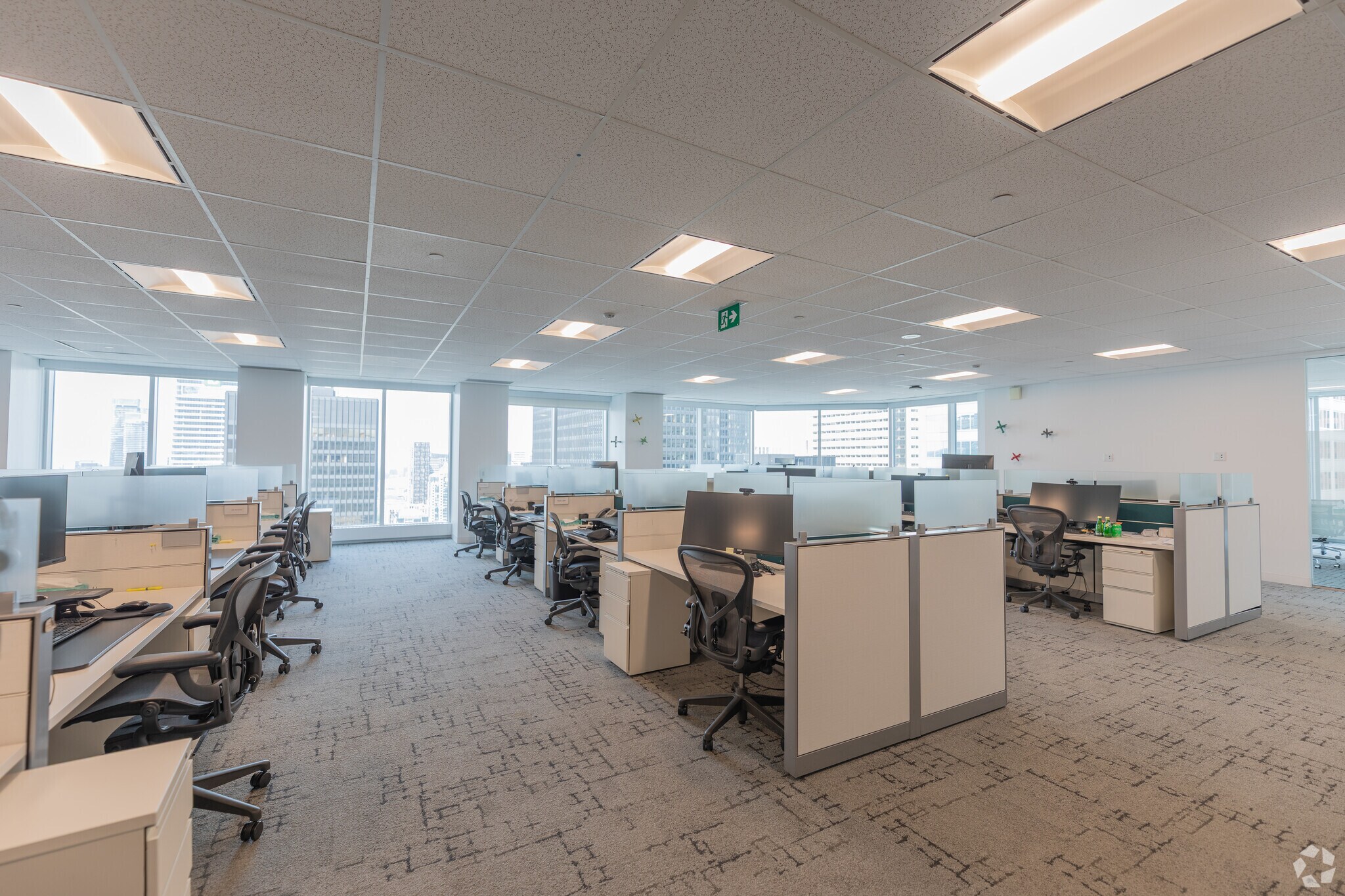 181 Bay St, Toronto, ON M5J 2T3 - Bay Wellington Tower | LoopNet Canada