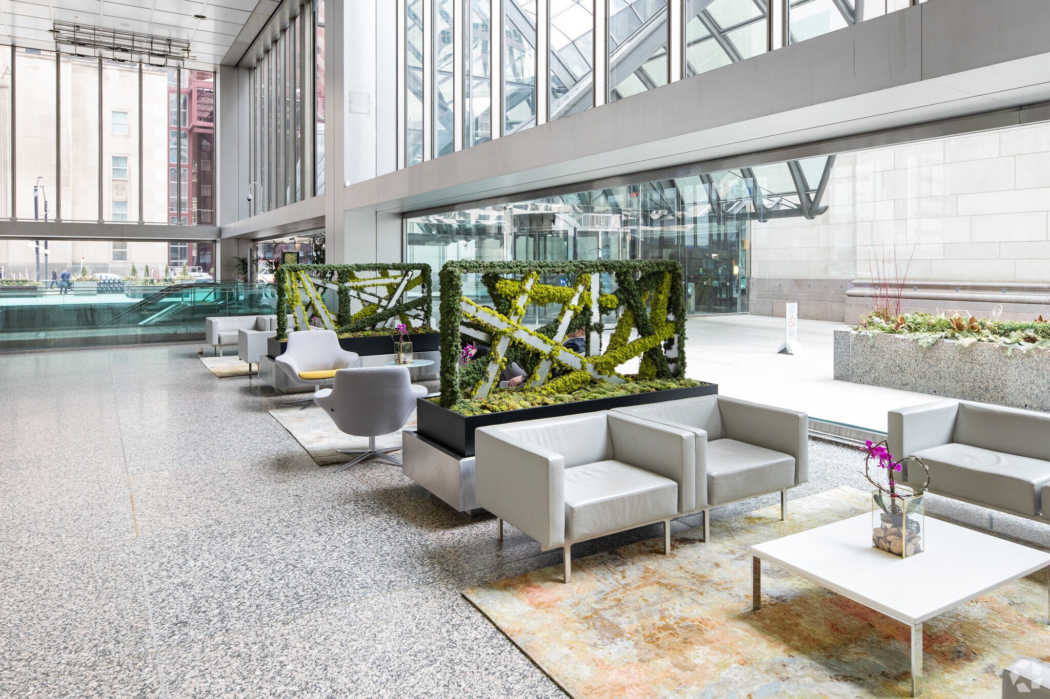 199 Bay St, Toronto, ON M5L 2A1 - Commerce Court West | LoopNet Canada