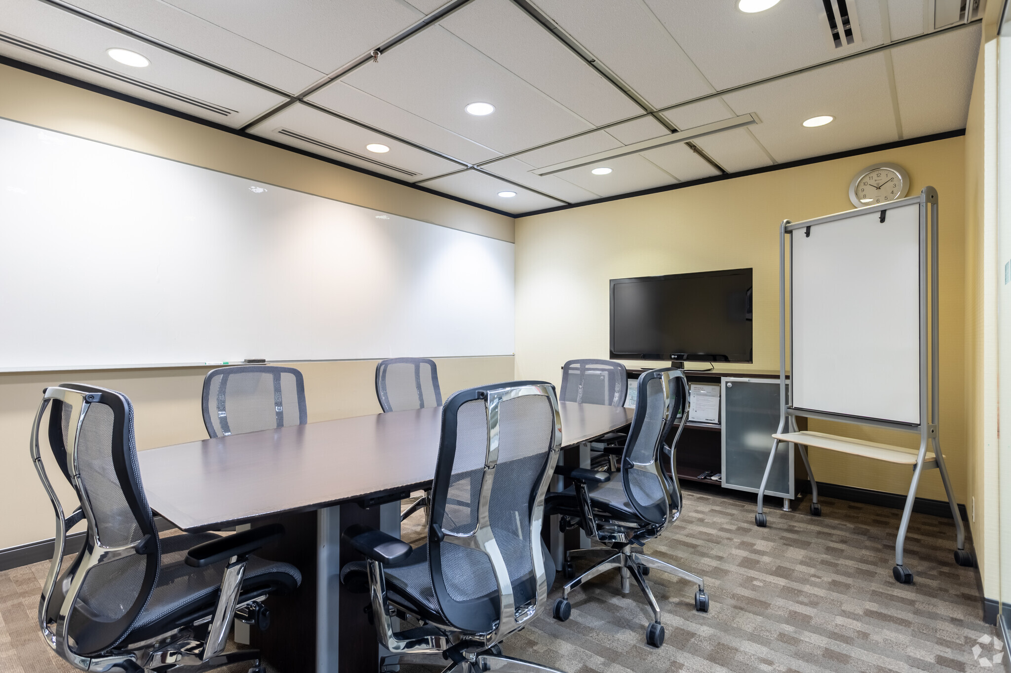 10180 101 St NW, Edmonton, AB T5J 3S4 - Regus Manulife Place | LoopNet ...