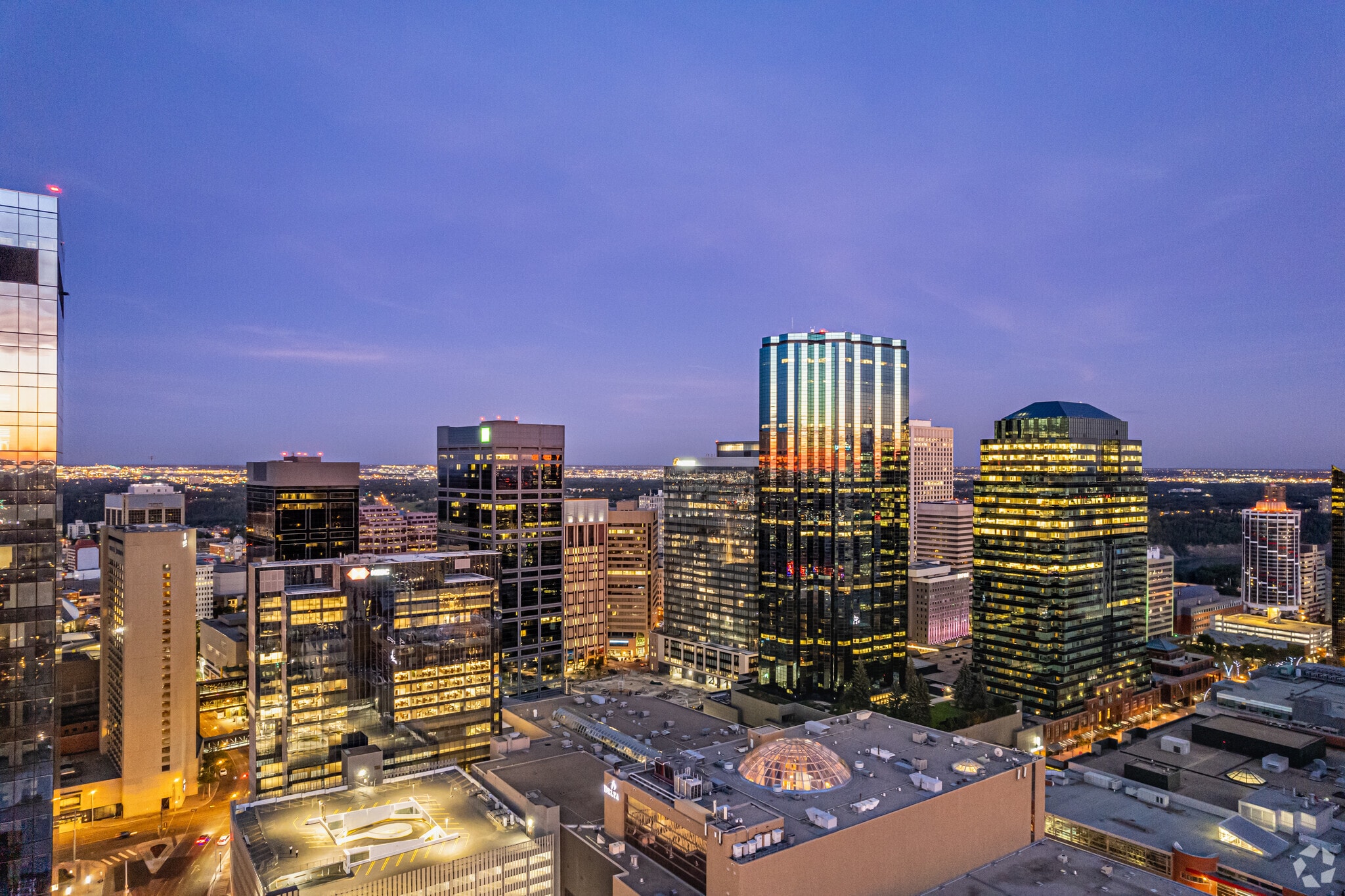 10180 101 St NW, Edmonton, AB T5J 3S4 - Regus Manulife Place | LoopNet ...
