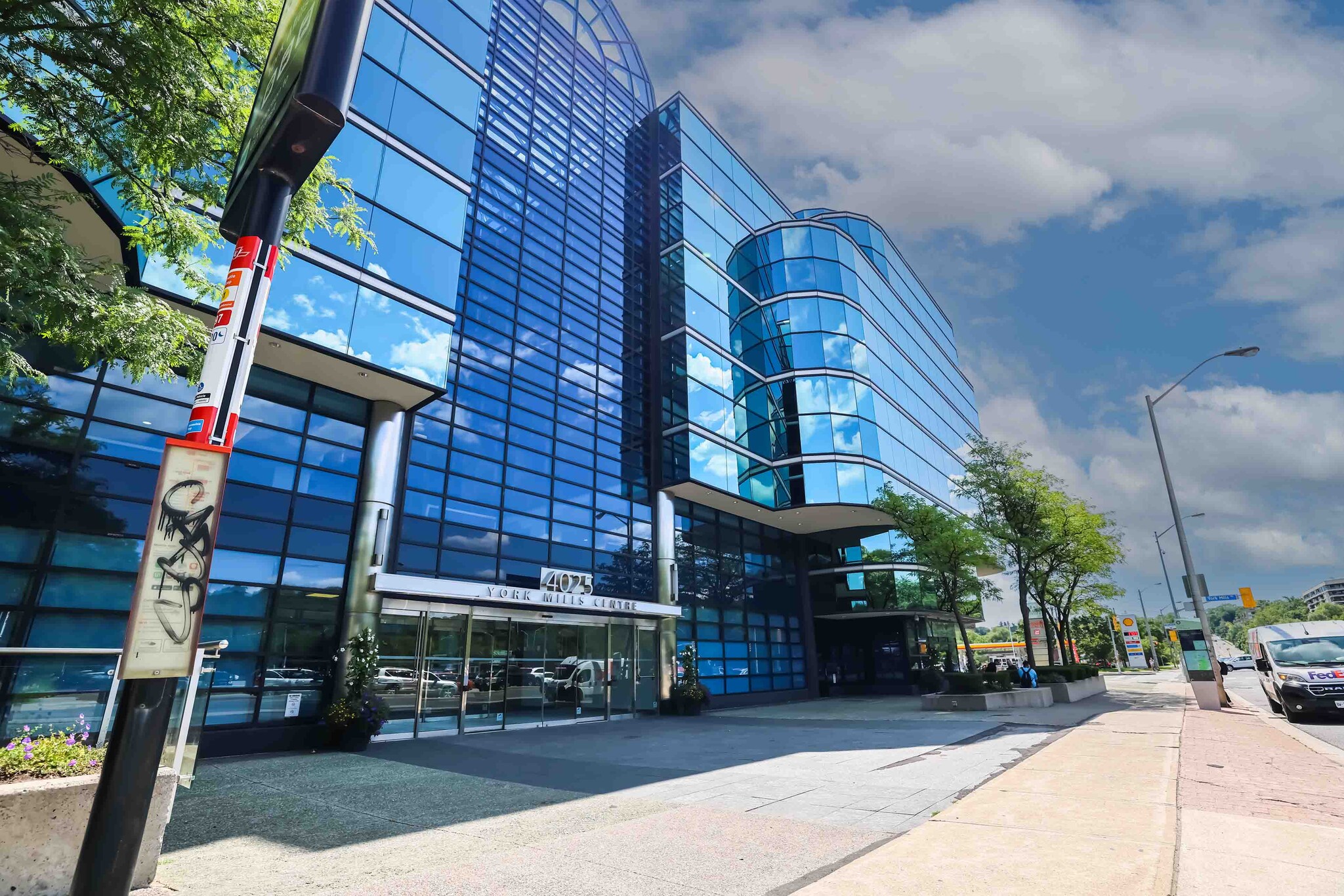 10-20 York Mills Rd, Toronto, ON M2P 1N6 - York Mills Centre | LoopNet ...