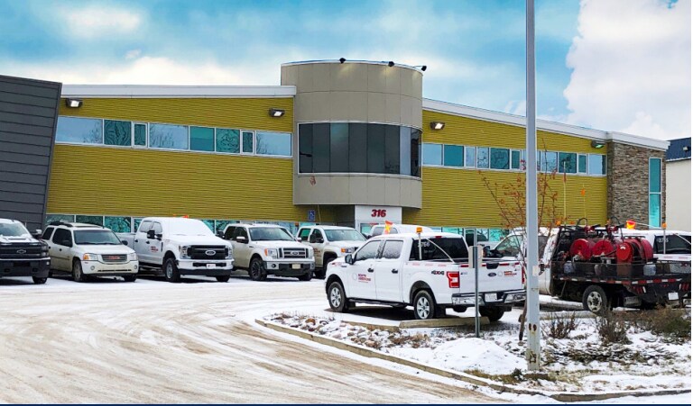 316 MacKay Cres, Fort McMurray, AB T9H 4E4 | LoopNet Canada