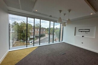 Esher, SRY Laboratoires à Louer | LoopNet.ca