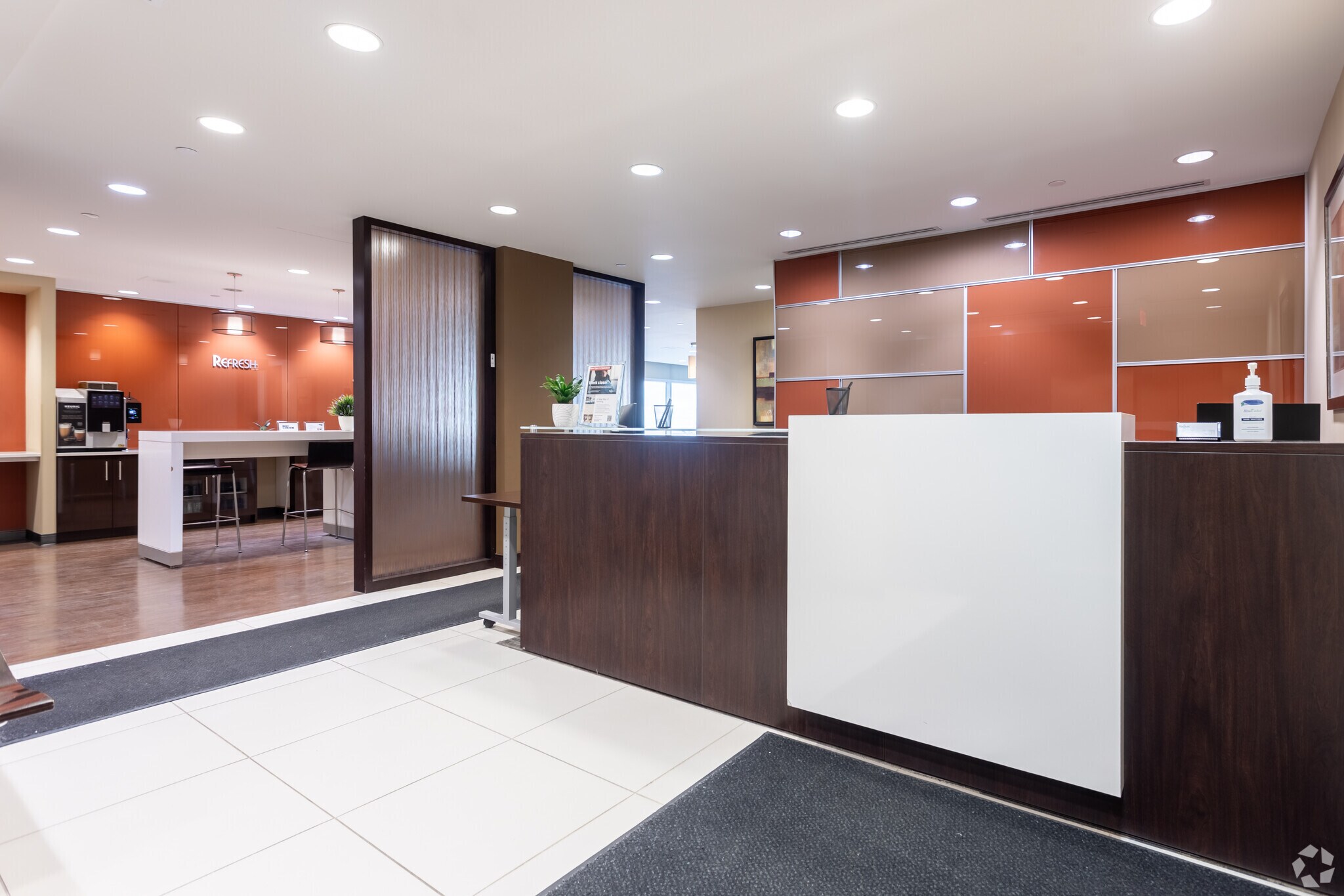 10180 101 St NW, Edmonton, AB T5J 3S4 - Regus Manulife Place | LoopNet Canada