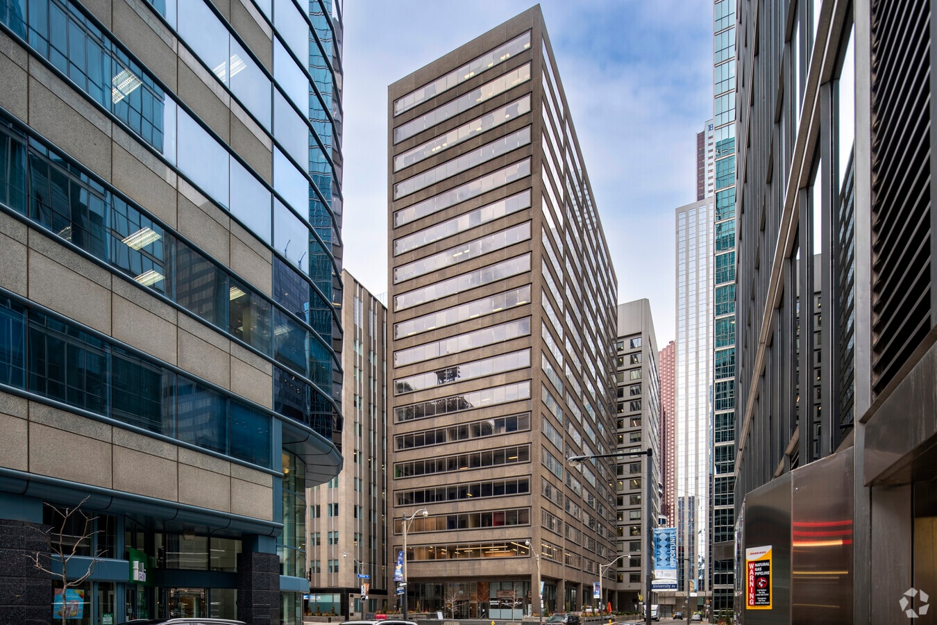 155 University Ave, Toronto, ON M5H 3B7 - Office for Lease | LoopNet Canada