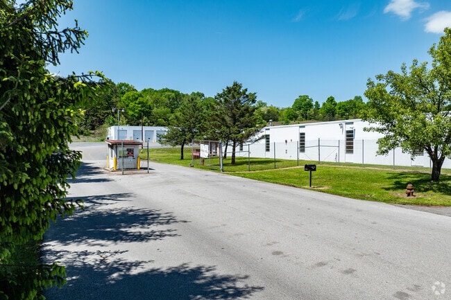 Commercial Properties for Lease in 16652 (Huntingdon) | LoopNet.ca