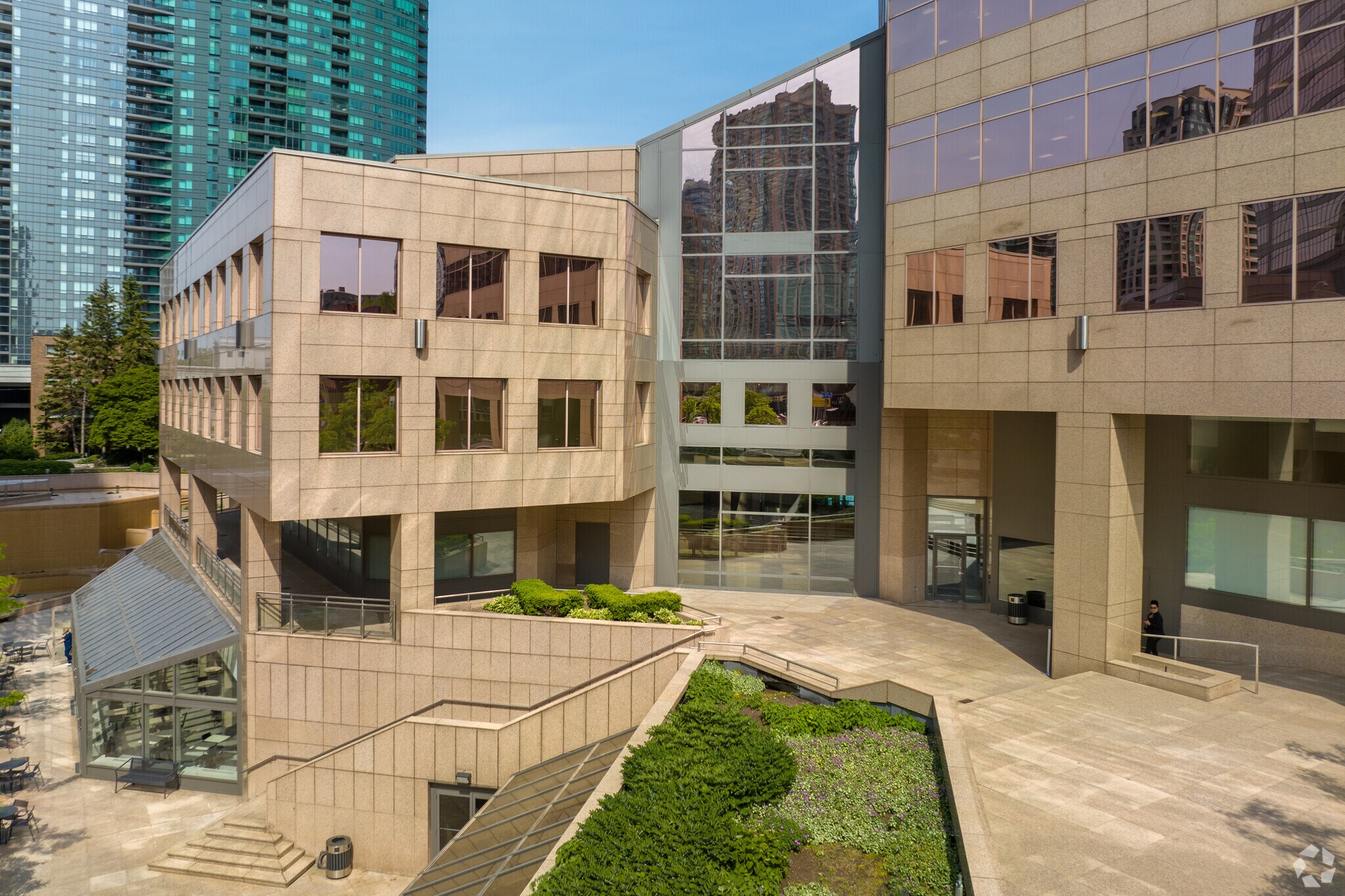 5700 Yonge St, Toronto, ON M2M 4K2 - North American Centre Phase 2 ...