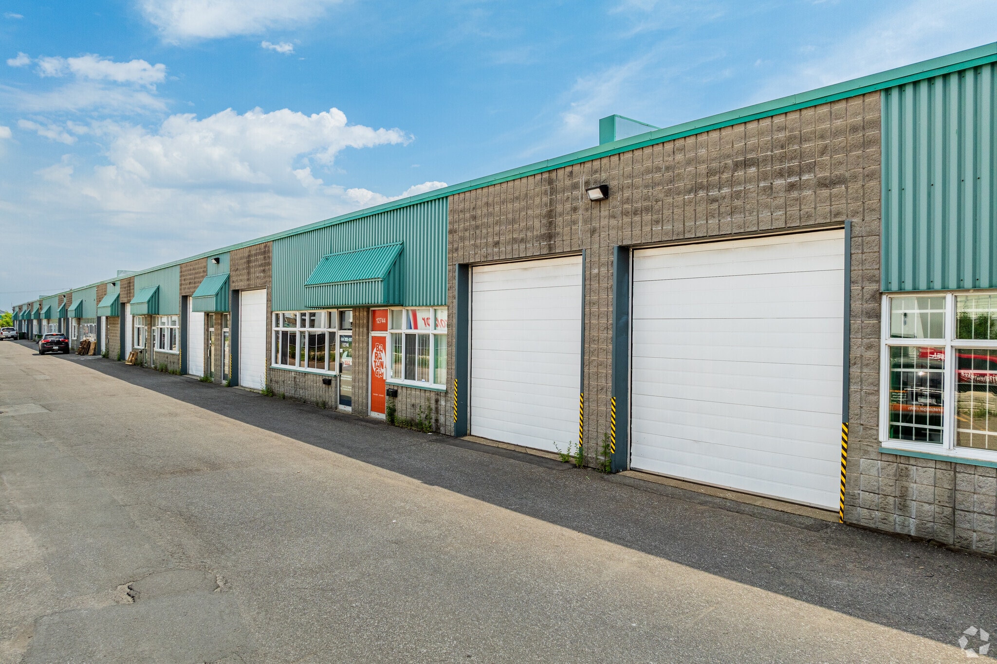 12650-12700 Boul Industriel, Montréal, QC H1A 3V2 - 12704-12768 Indust ...