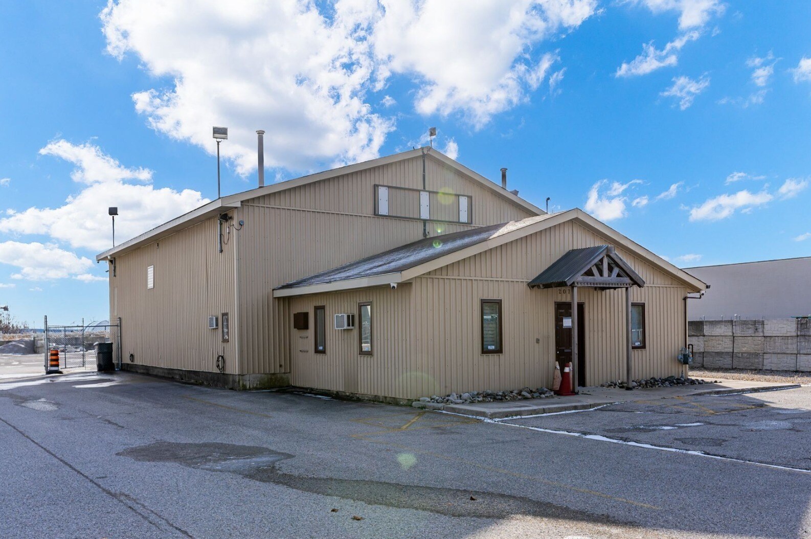 2073 Piper Ln, London, ON N5V 3S5 - Industrial for Sale | LoopNet Canada