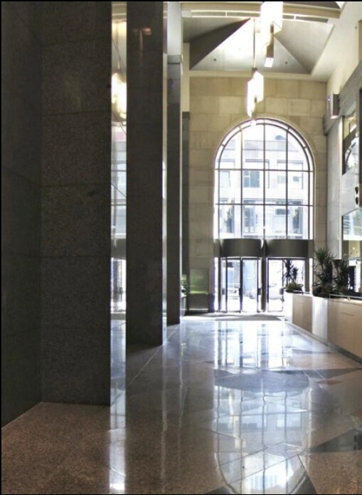 100 Yonge St, Toronto, ON M5C 2W1 - Office for Lease | LoopNet Canada