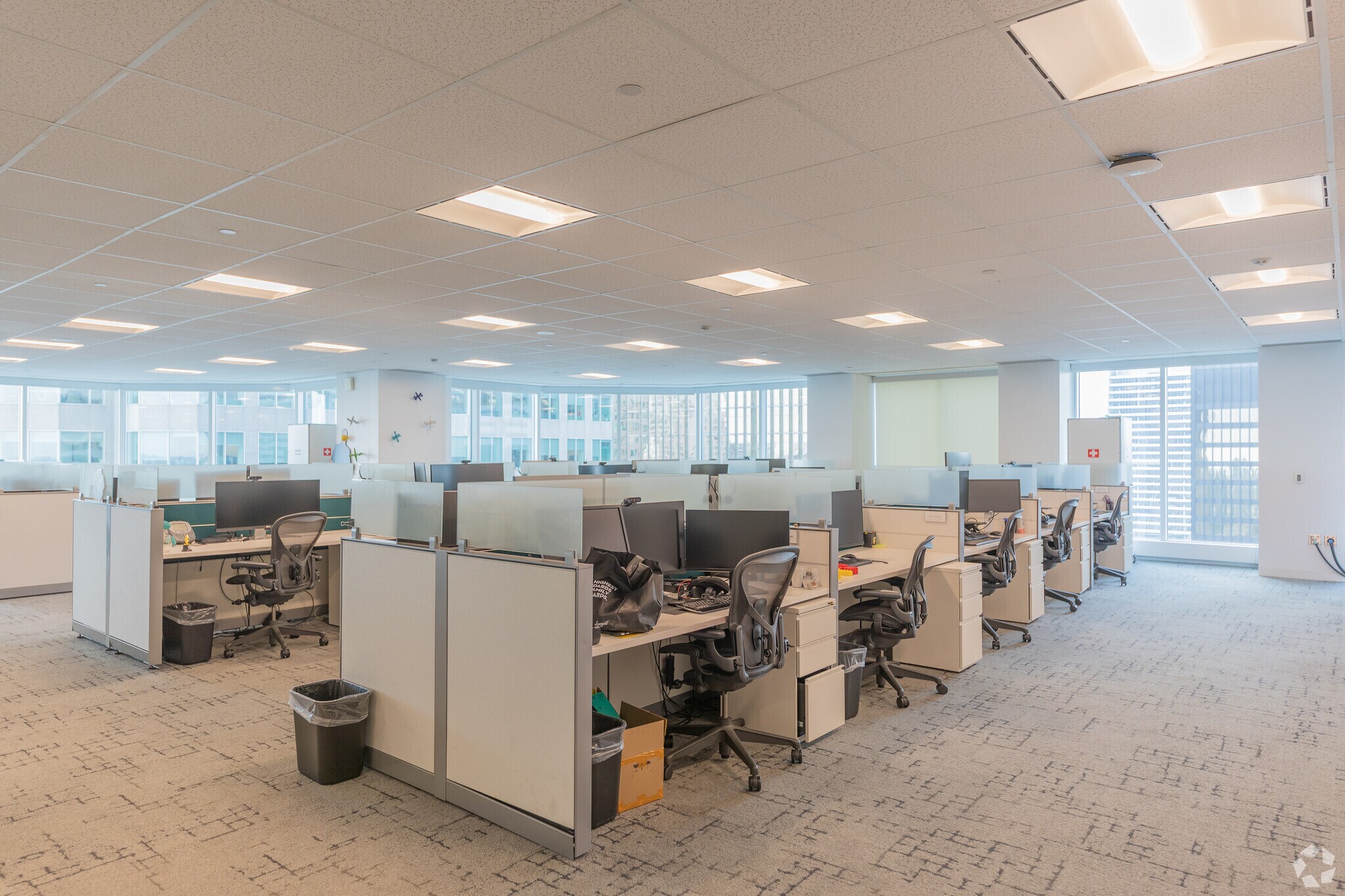 181 Bay St, Toronto, ON M5J 2T3 - Bay Wellington Tower | LoopNet Canada