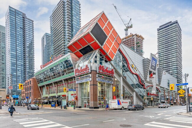 Toronto Restaurant for Lease | LoopNet