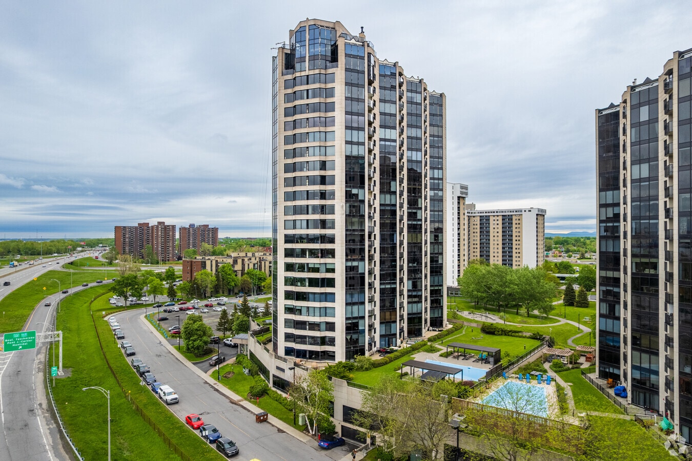 70 Rue De La Barre, Longueuil, QC J4K 5J3 - L’Estuaire III | LoopNet Canada