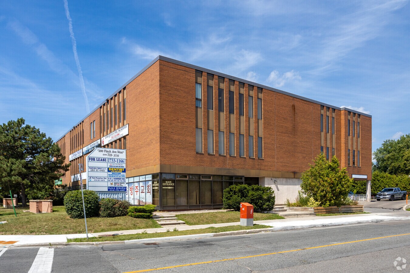 200 Finch Ave W, Toronto, ON M2R 3W4 - Office for Lease | LoopNet Canada