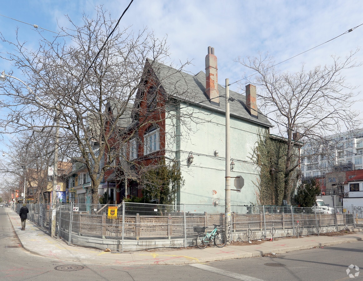 587-589 Markham St, Toronto, ON M6G 2L7 - Gabor House | LoopNet Canada