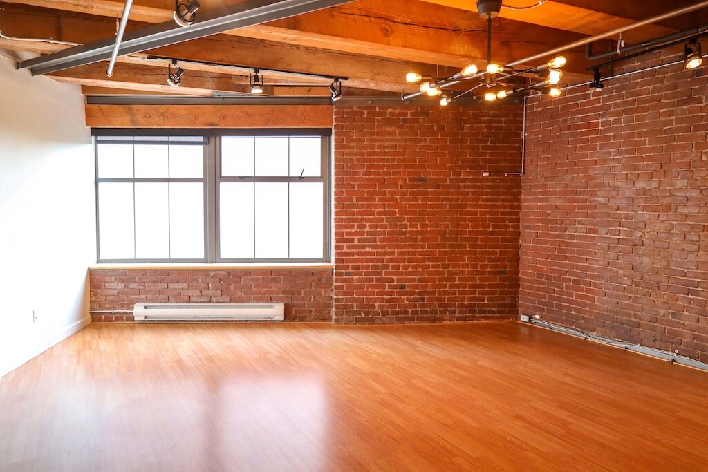 1228 Hamilton St, Vancouver, BC V6B 2S8 - Brickworks Building | LoopNet ...