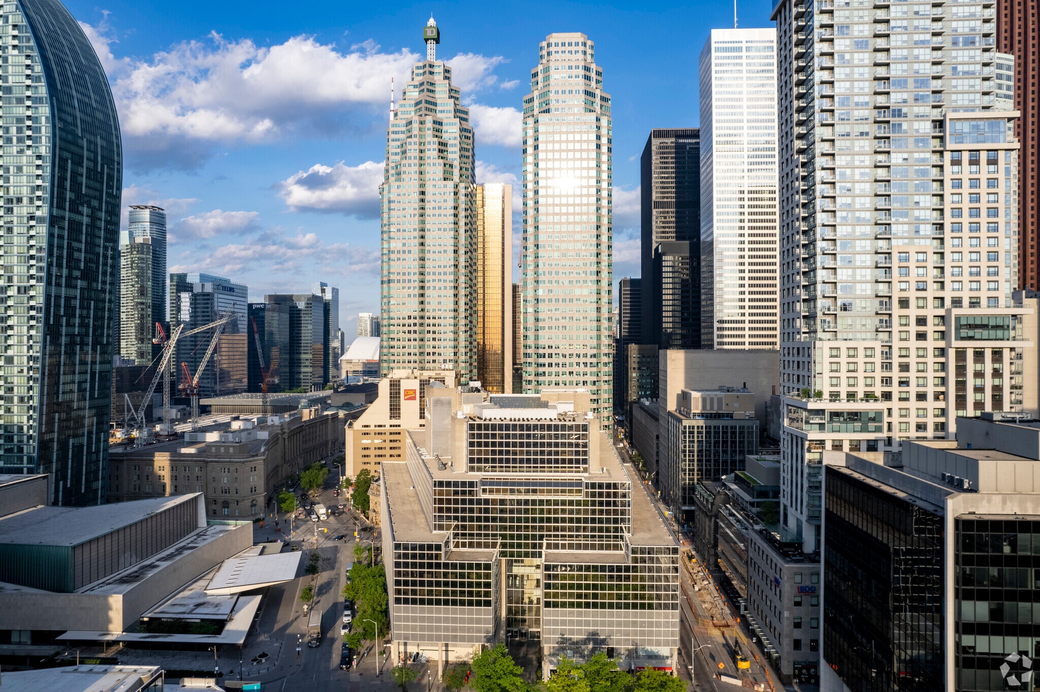 181 Bay St, Toronto, ON M5J 2T3 - Bay Wellington Tower | LoopNet Canada