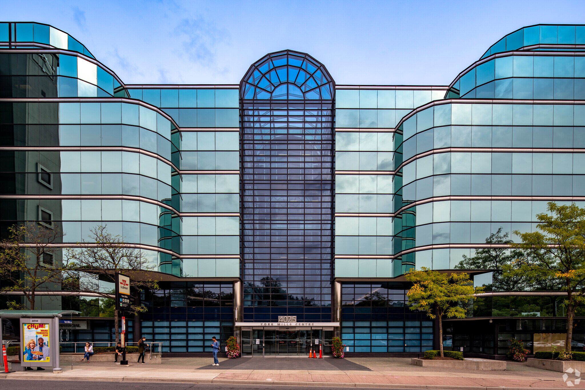 10-20 York Mills Rd, Toronto, ON M2P 1N6 - York Mills Centre | LoopNet ...