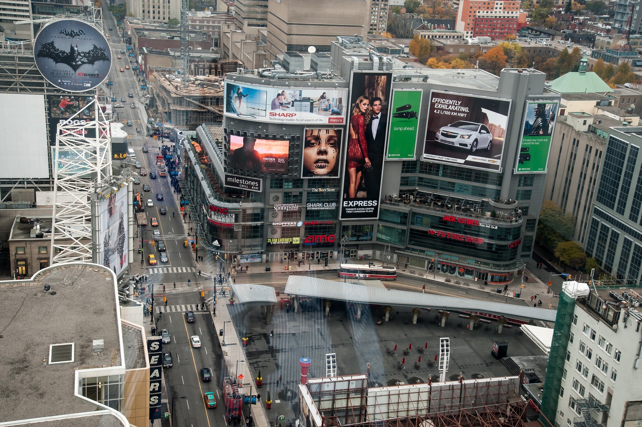250 Yonge St, Toronto, ON M5B 2H1 - Toronto Eaton Centre | LoopNet Canada