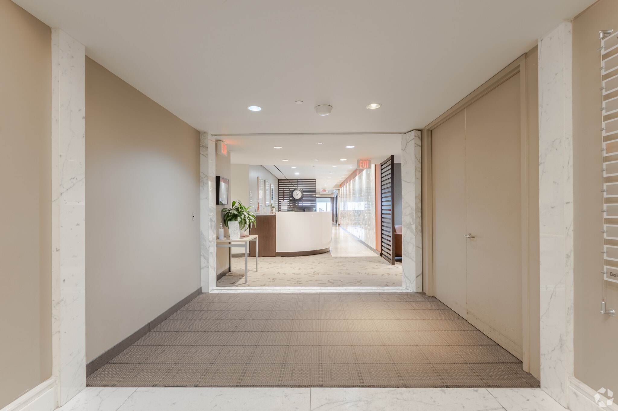 100 King St W, Toronto, ON M5X 1C9 - First Canadian Place | LoopNet Canada