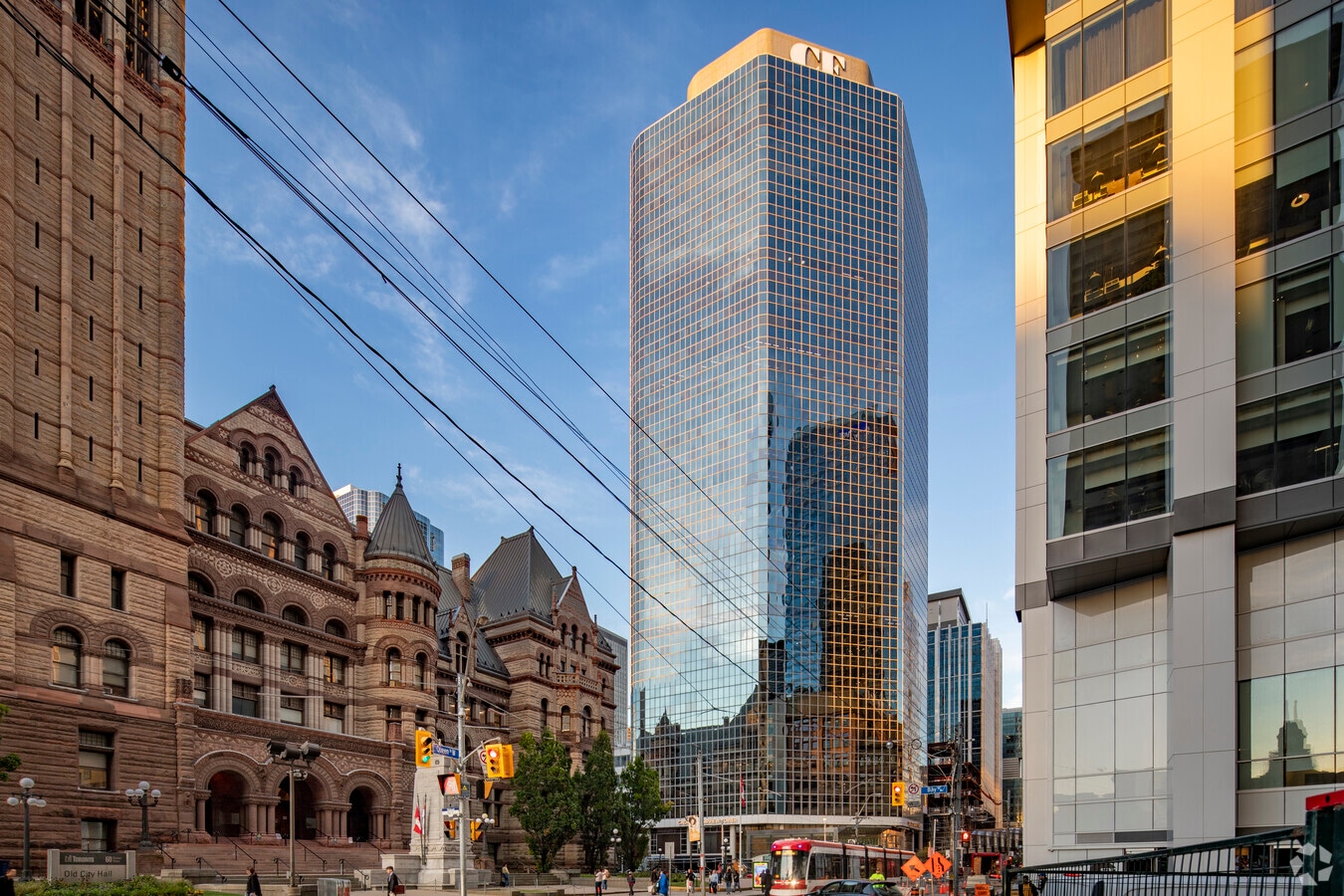 20 Queen St W, Toronto, ON M5H 3R3 - Cadillac Fairview Tower | LoopNet ...