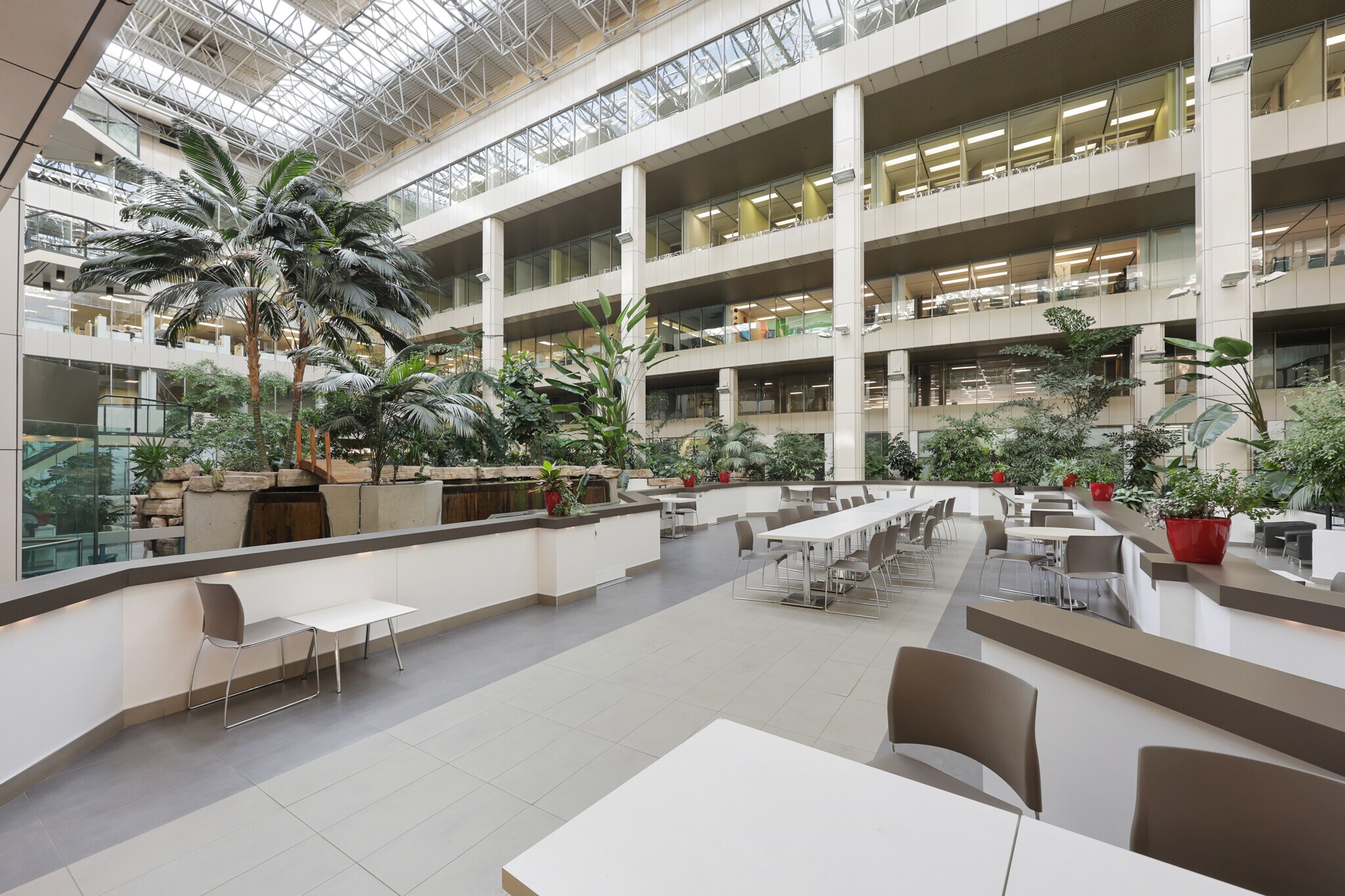 8500 Macleod Trl SE, Calgary, AB T2H 2N1 - Heritage Square | LoopNet Canada