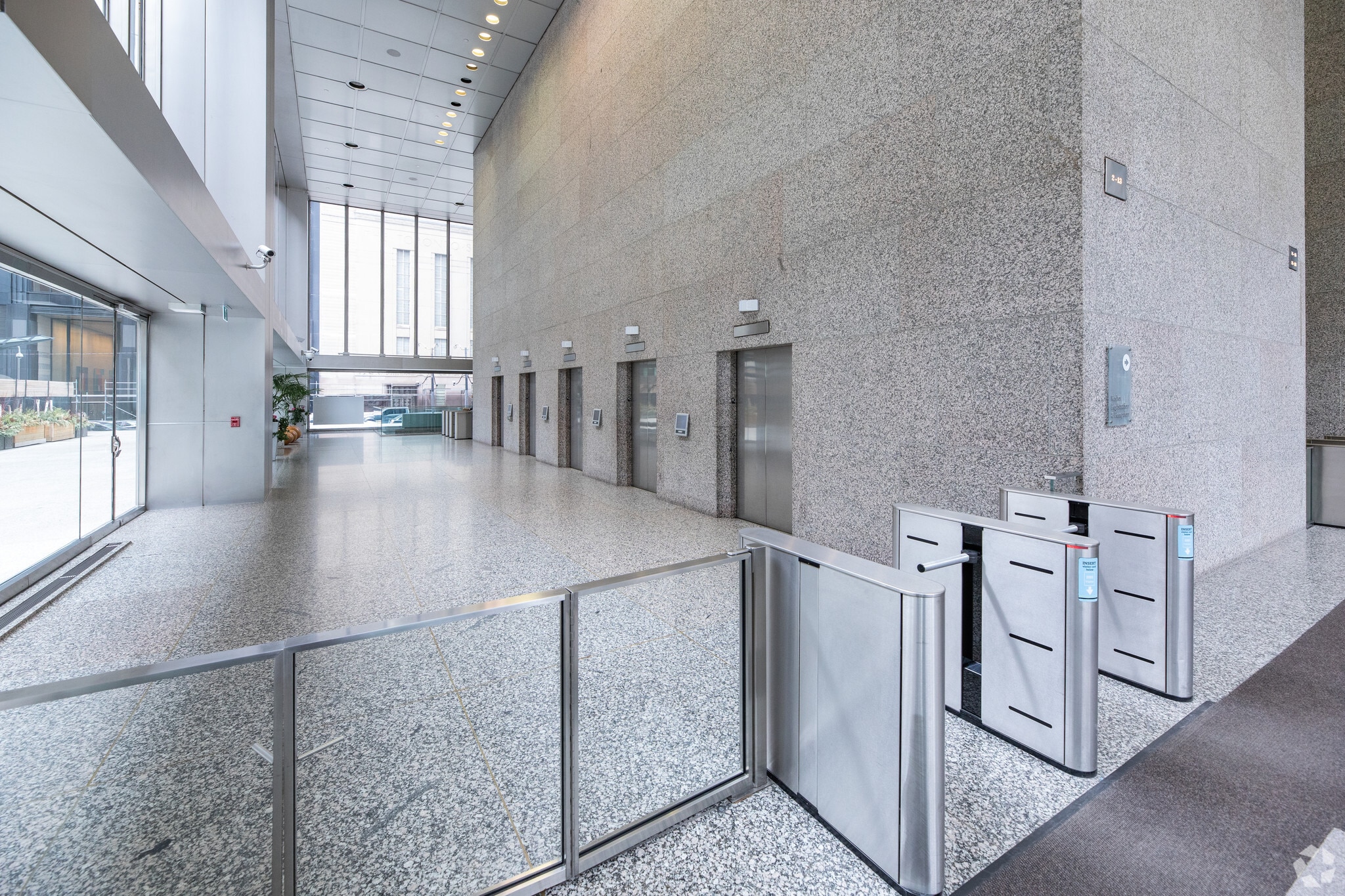 199 Bay St, Toronto, ON M5L 2A1 - Commerce Court West | LoopNet Canada